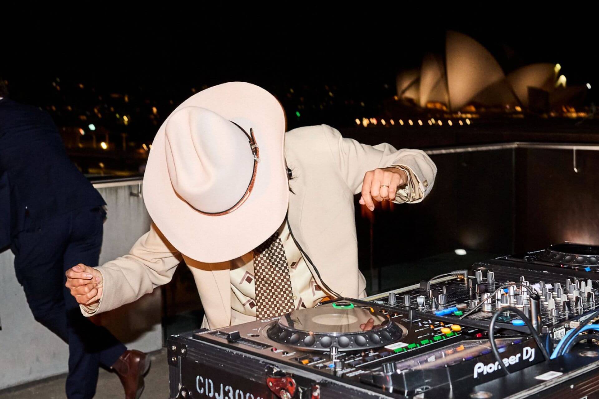 DJ set: Charlie Villas | The Rocks