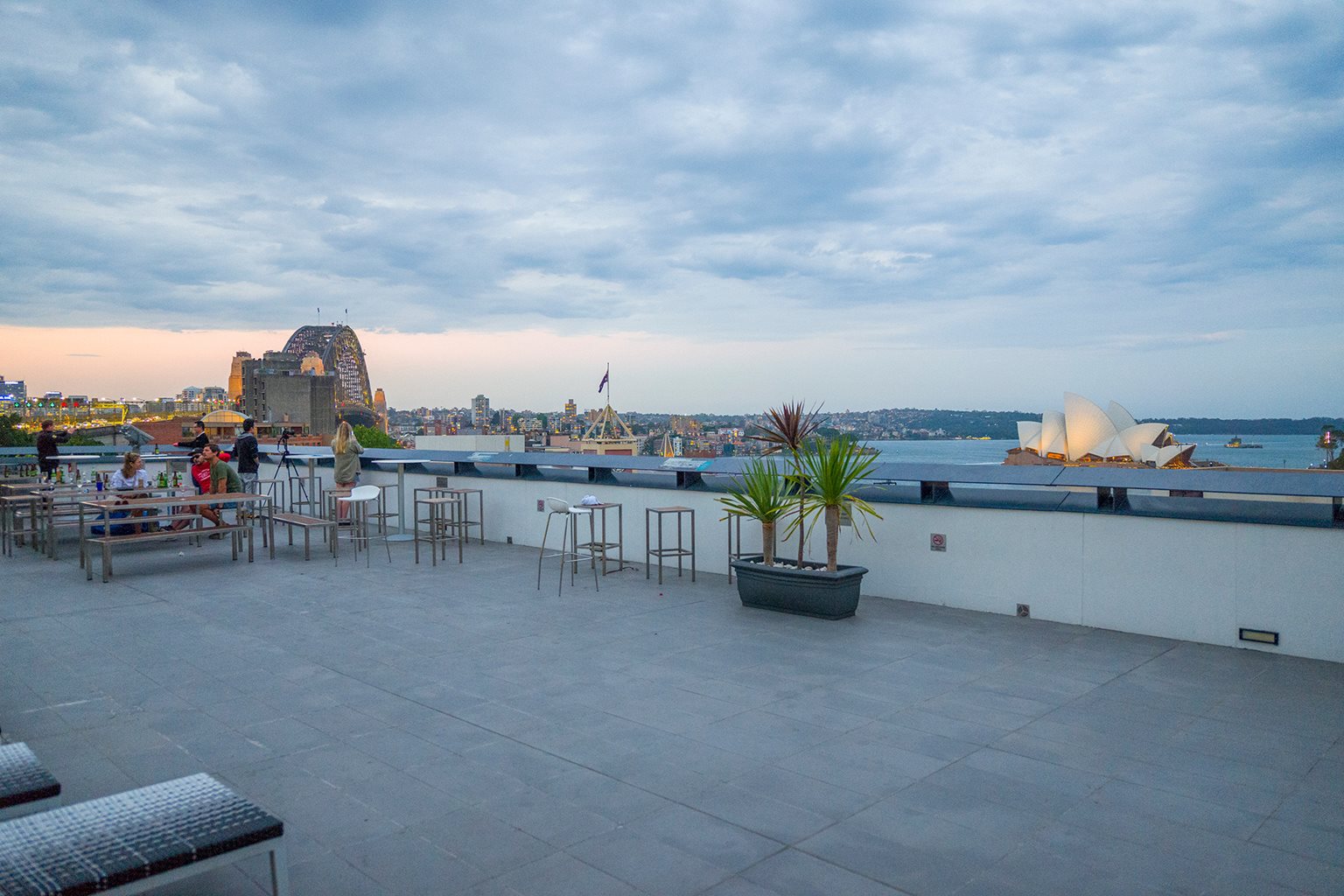 Affordable Accommodation in The Rocks | Ensuite Rooms + Rooftop Views ...